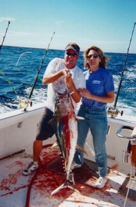 Bob with tuna 001 – Captain Bob's Sport Fishing